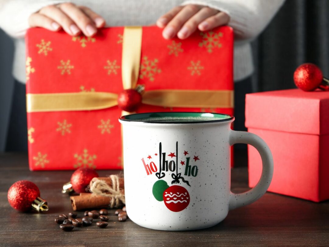 Holiday Coffee (12 Best Coffee Drinks For Christmas)
