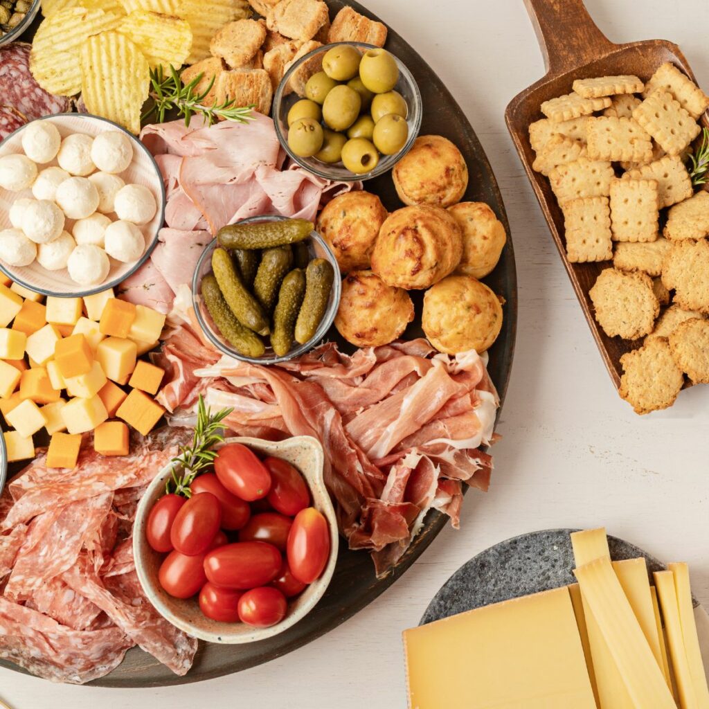 How to Make a Holiday Charcuterie Board for Christmas