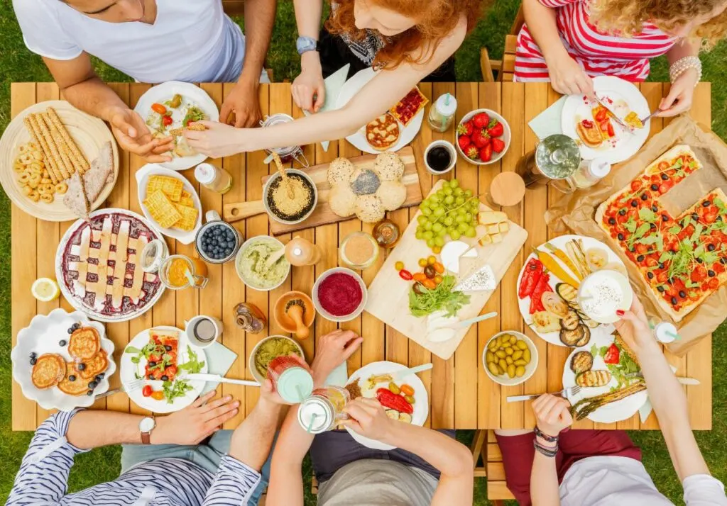 21 Fun and Unique Family Reunion Themes and Ideas