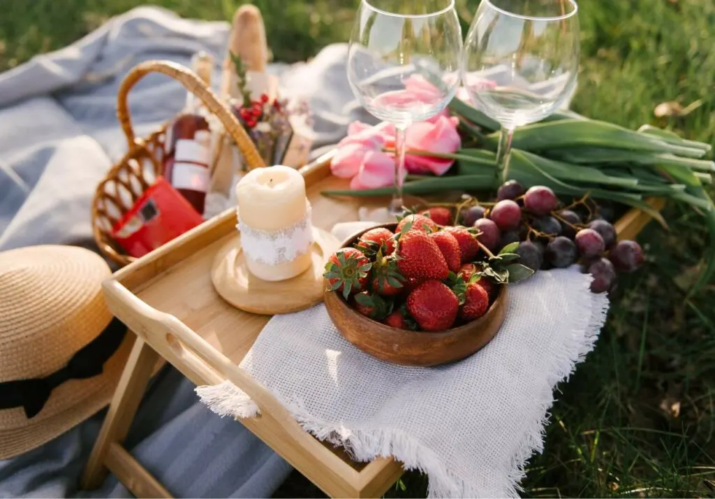Romantic Picnic Food Ideas to Celebrate Valentine's Day