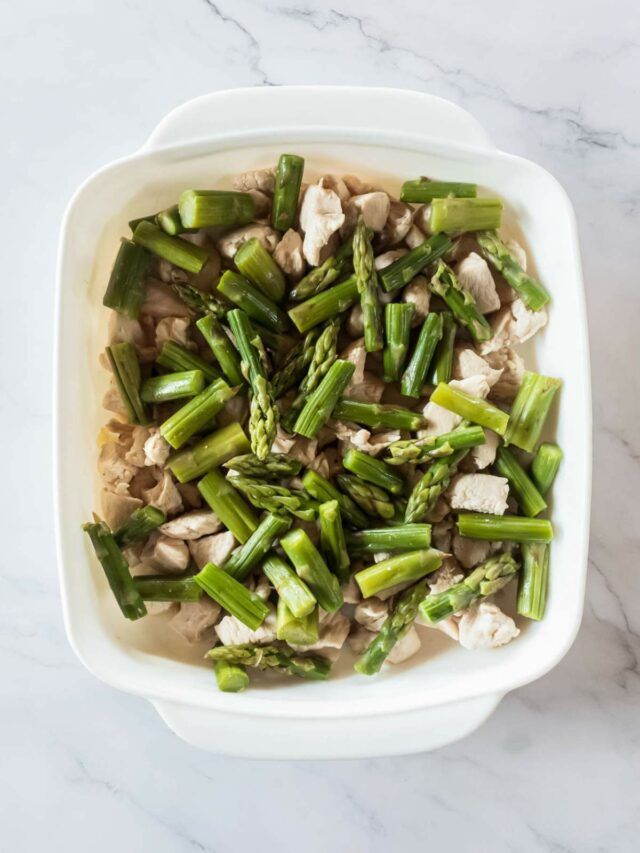Cheesy Chicken and Asparagus Bake