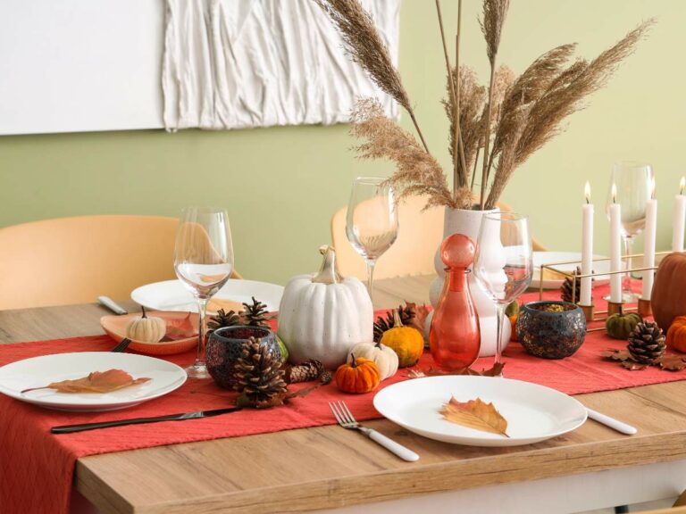 7 Bold Thanksgiving Colors To Make Your Home More Inviting